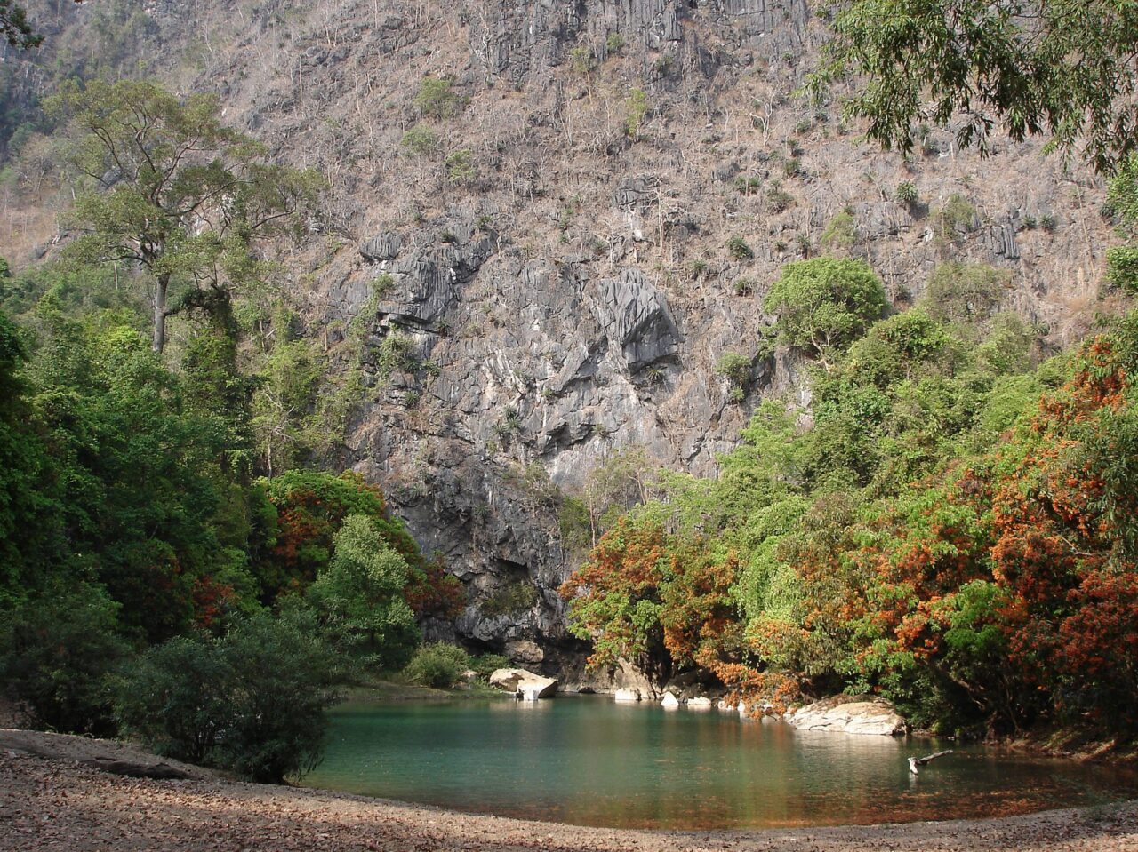 The Phou Hin Poun - Karst